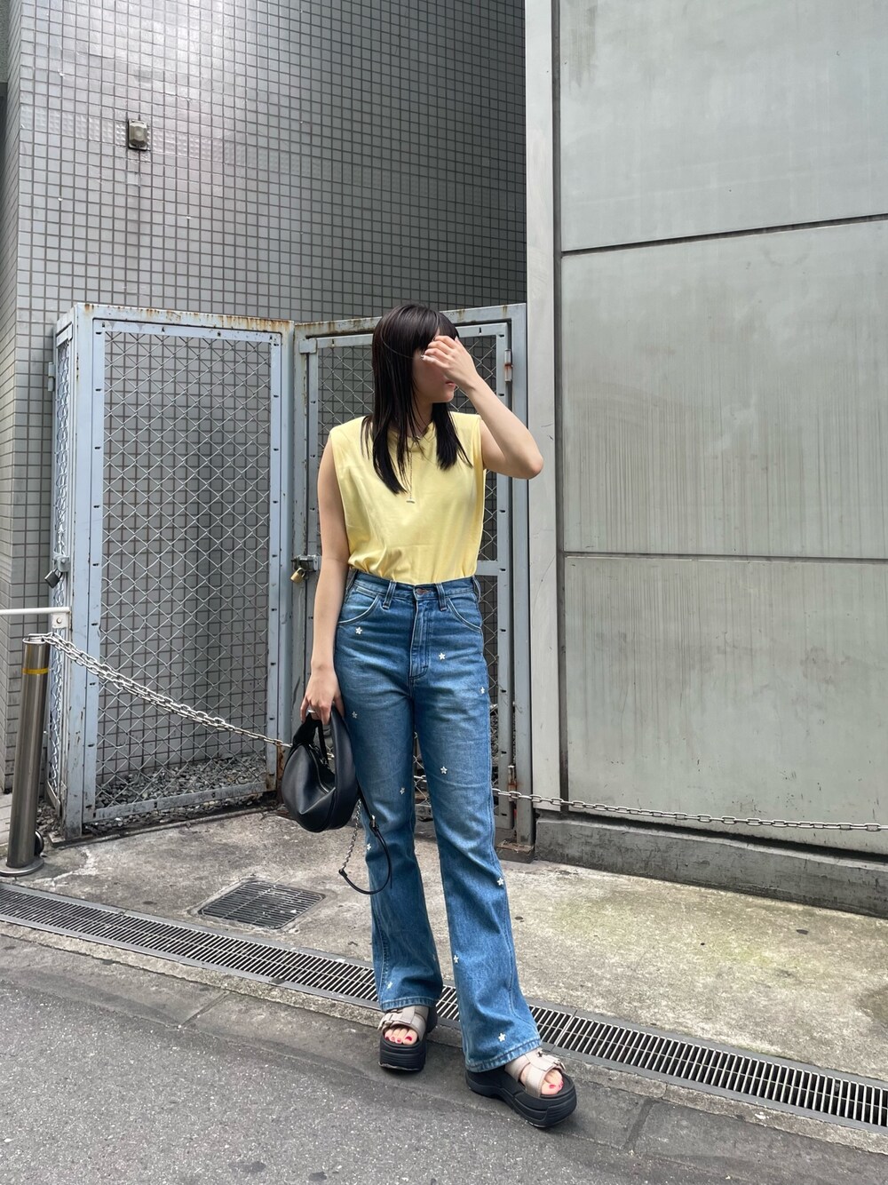 辻村奈々(MURUA)｜MURUAのTシャツ/カットソーを使ったコーディネート - WEAR