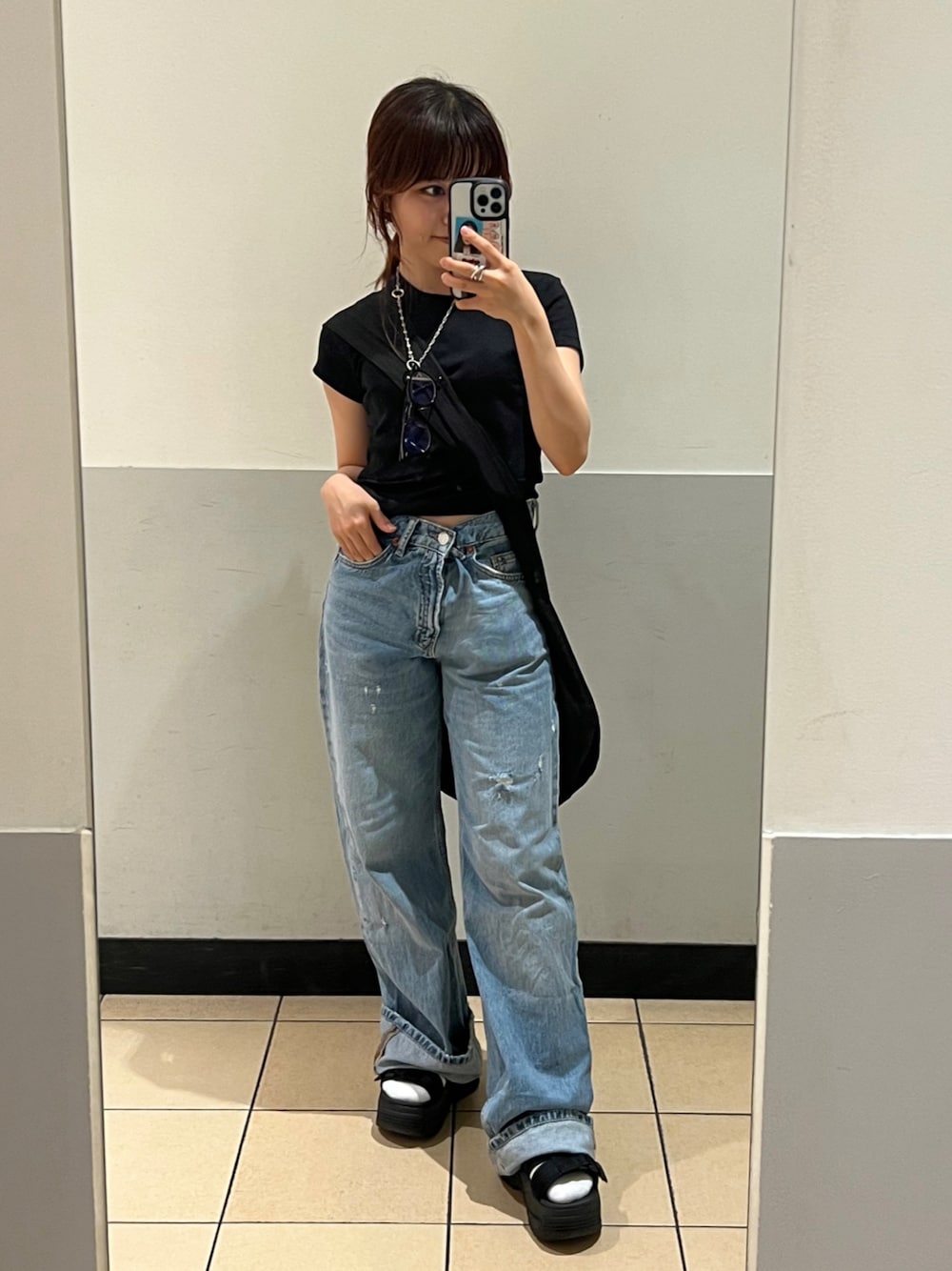 AIRI｜ZARAのデニムパンツを使ったコーディネート - WEAR