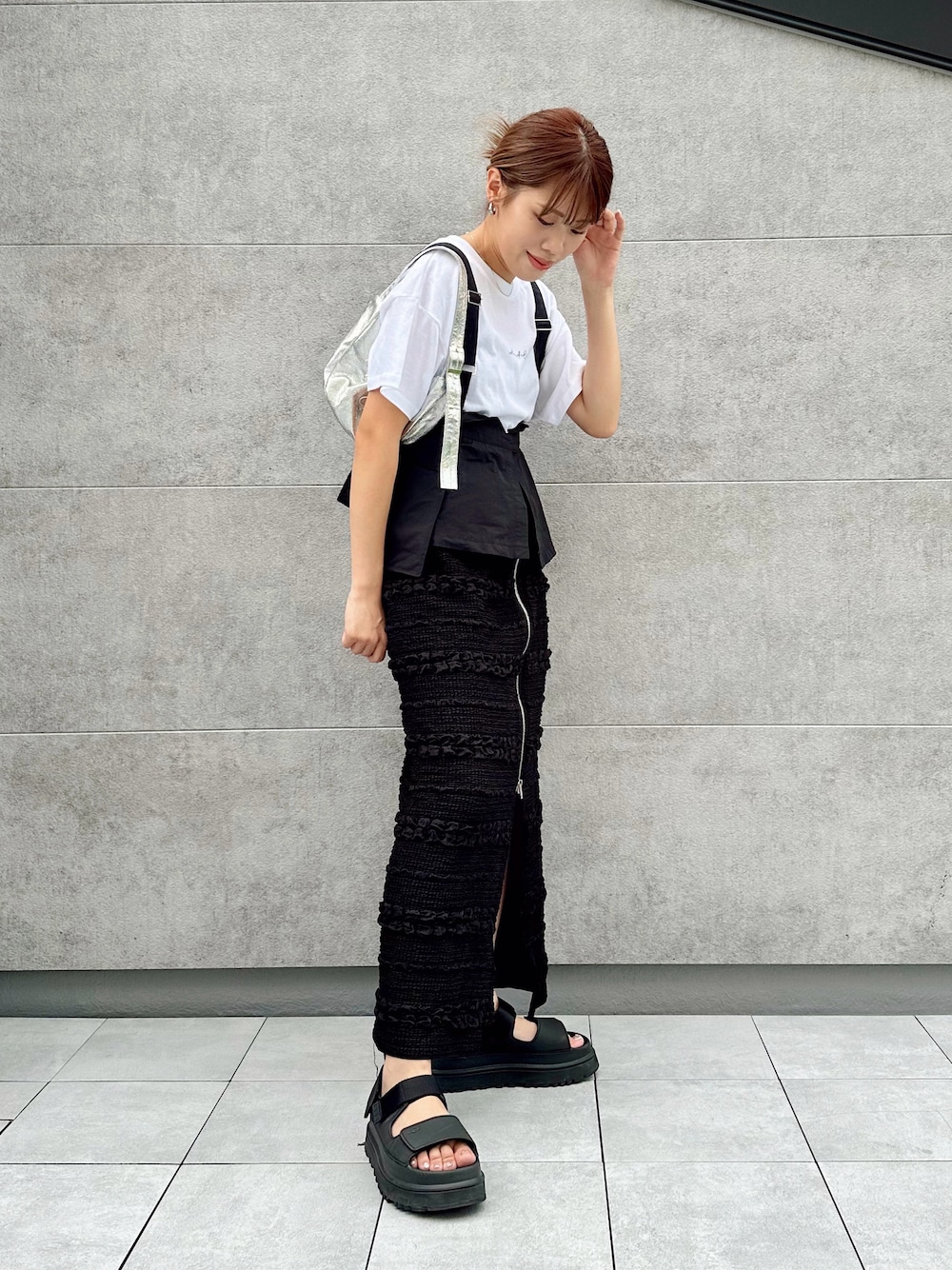 MIRAI｜UGGのサンダルを使ったコーディネート - WEAR