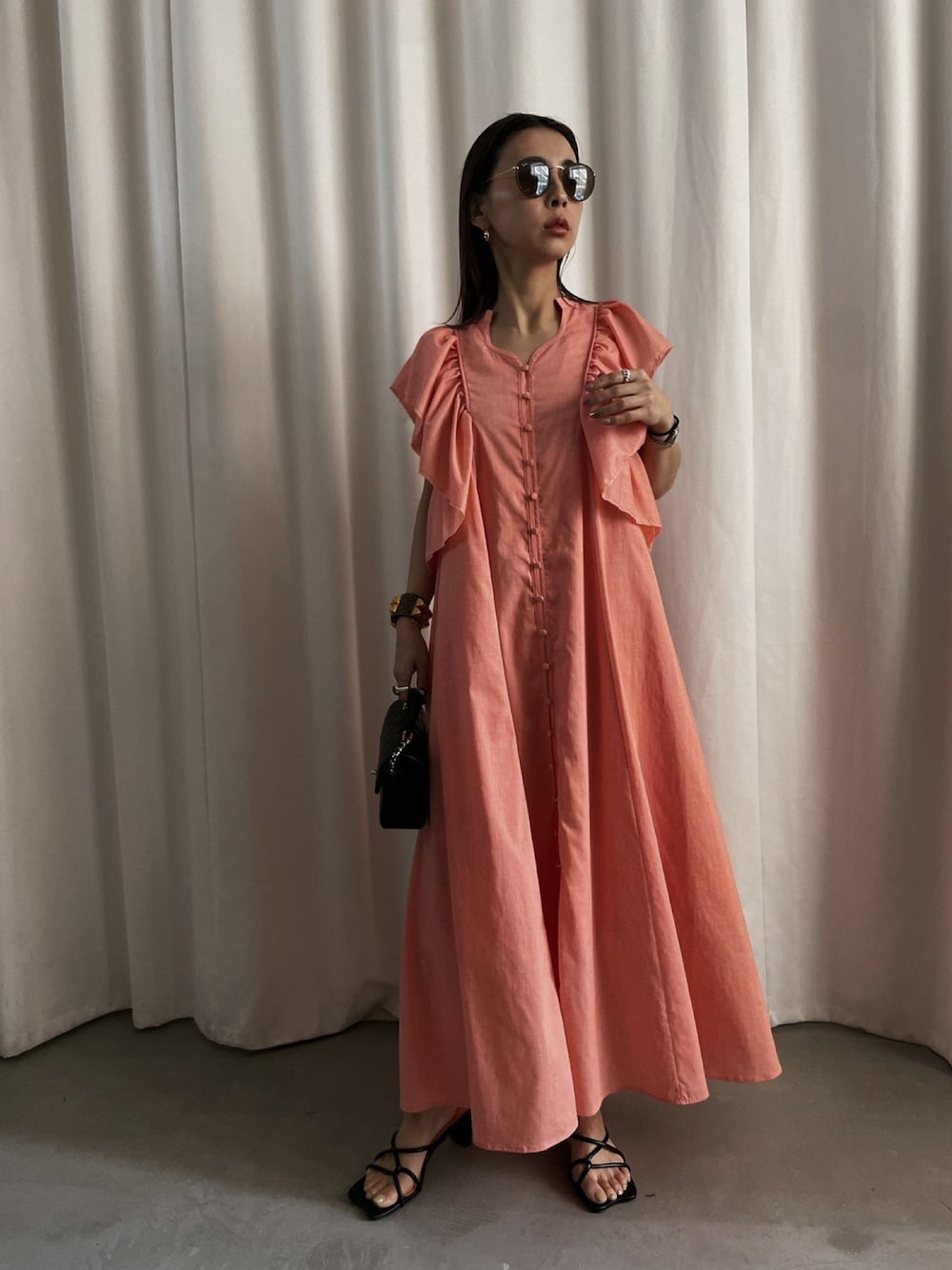 黒石奈央子｜AMERIのワンピースを使ったコーディネート - WEAR