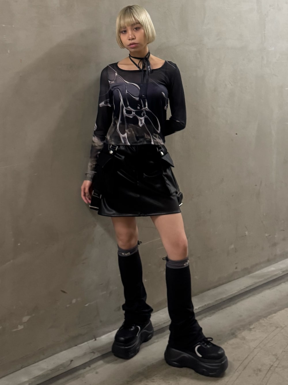 小宮山真代(EMODA)｜EMODAのTシャツ/カットソーを使ったコーディネート - WEAR