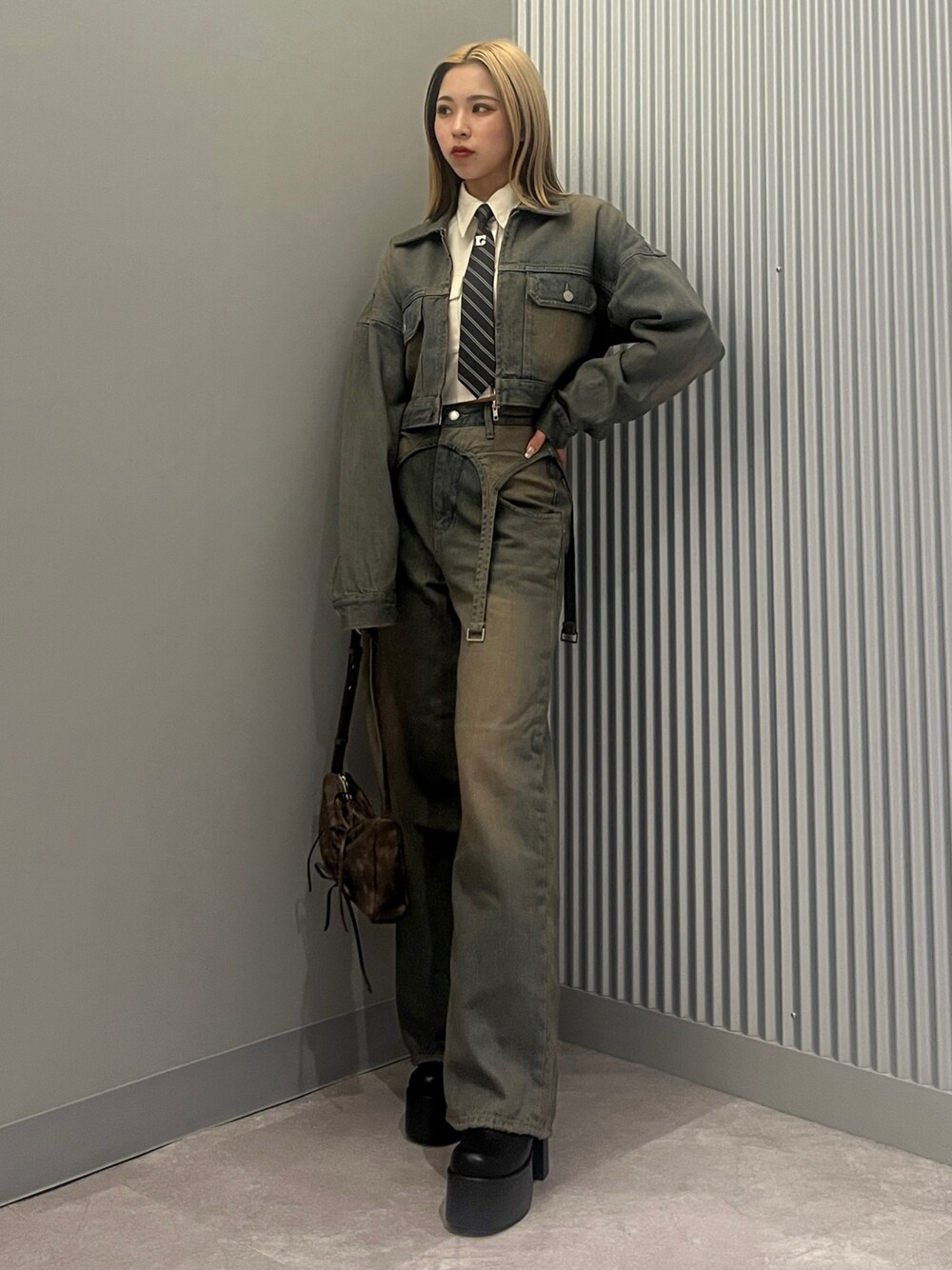 与口令央奈(EMODA)｜EMODAのデニムジャケットを使ったコーディネート - WEAR