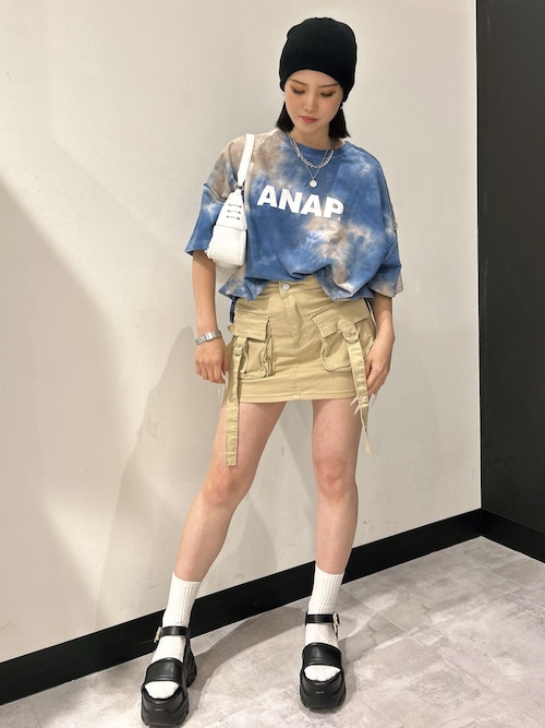 Amika(ANAP Online Official)｜ANAPのTシャツ/カットソーを使ったコーディネート - WEAR
