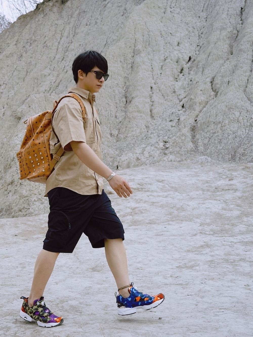 MIN_WEI｜OAKLEYのサングラスを使ったコーディネート - WEAR