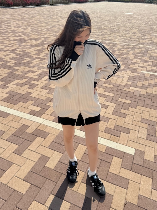 Momo｜adidasのスニーカーを使ったコーディネート - WEAR