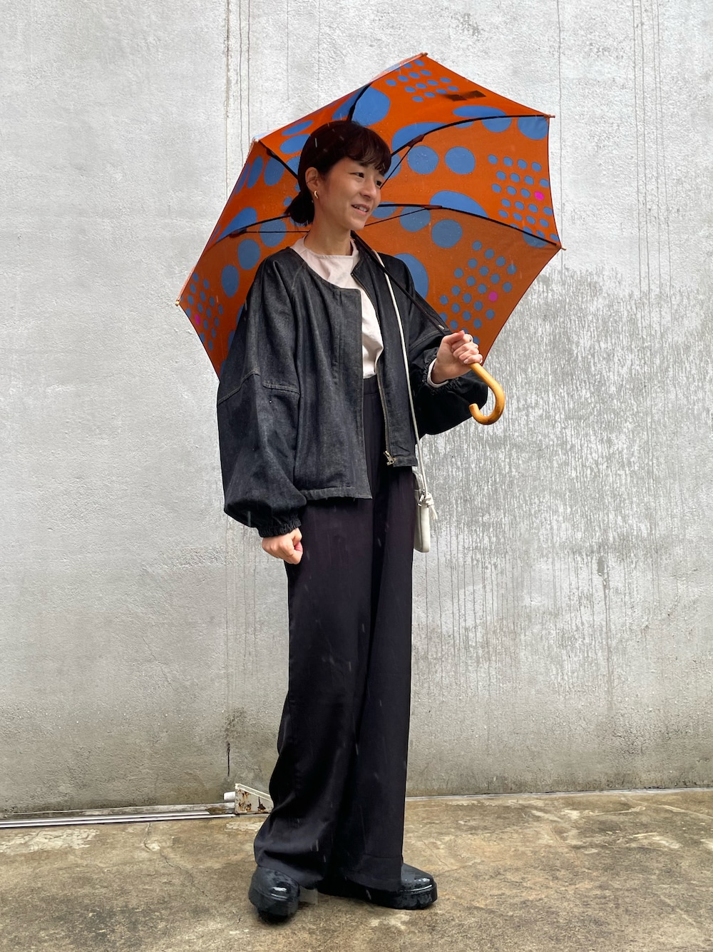 aya( BIRTHDAY BAR 本部)｜392 plusmの長傘を使ったコーディネート - WEAR