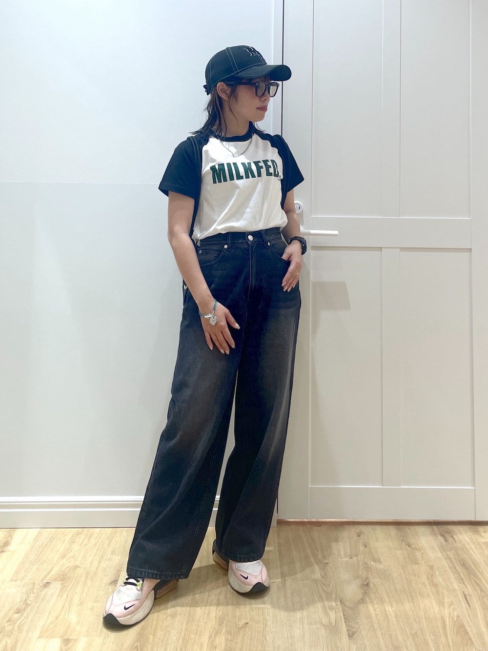 SAKI 🍣(MILKFED.福岡（ソラリアプラザ）)｜MILKFED.のデニムパンツを使ったコーディネート - WEAR