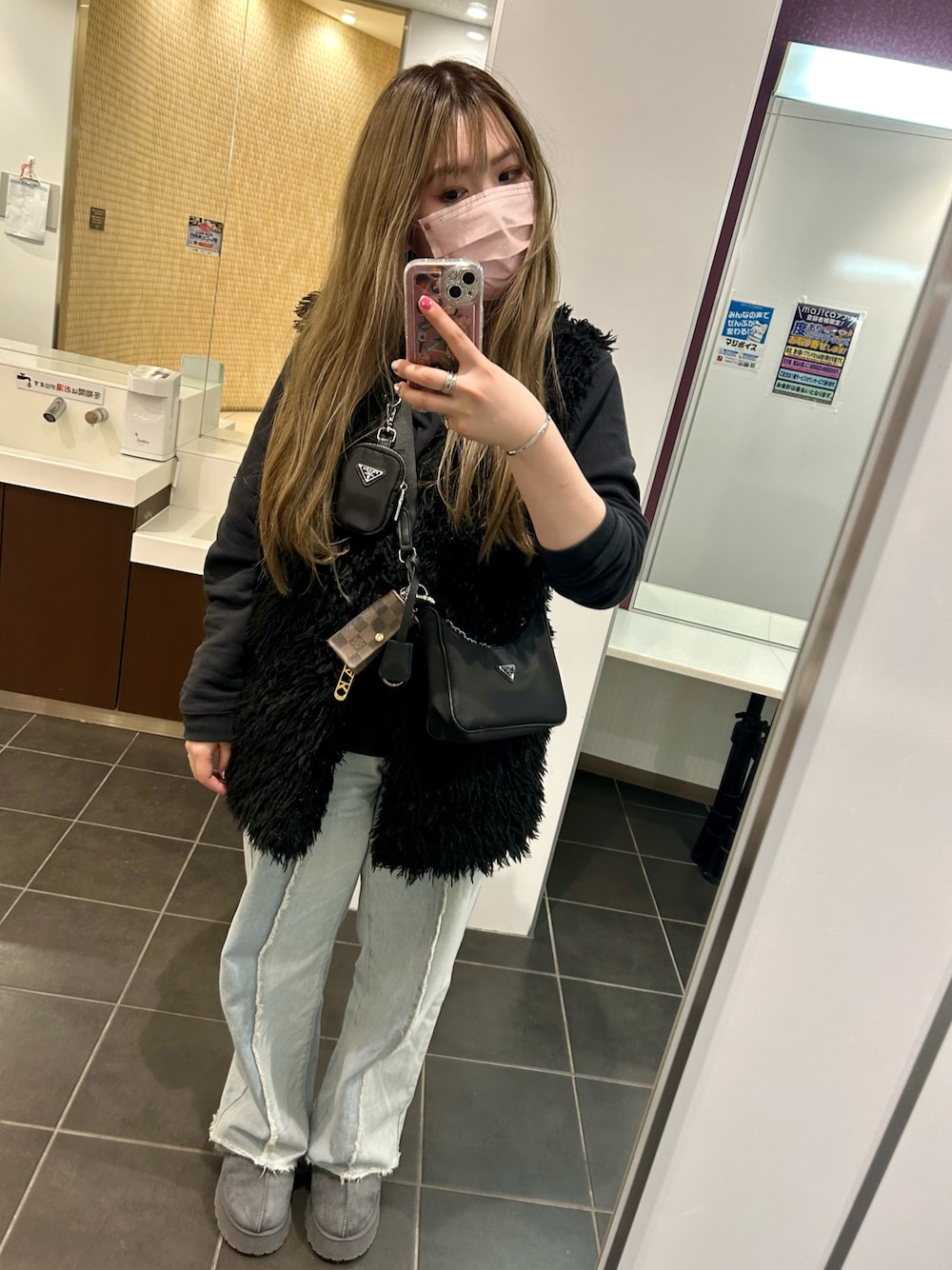 AIRI｜PRADAのバッグを使ったコーディネート - WEAR