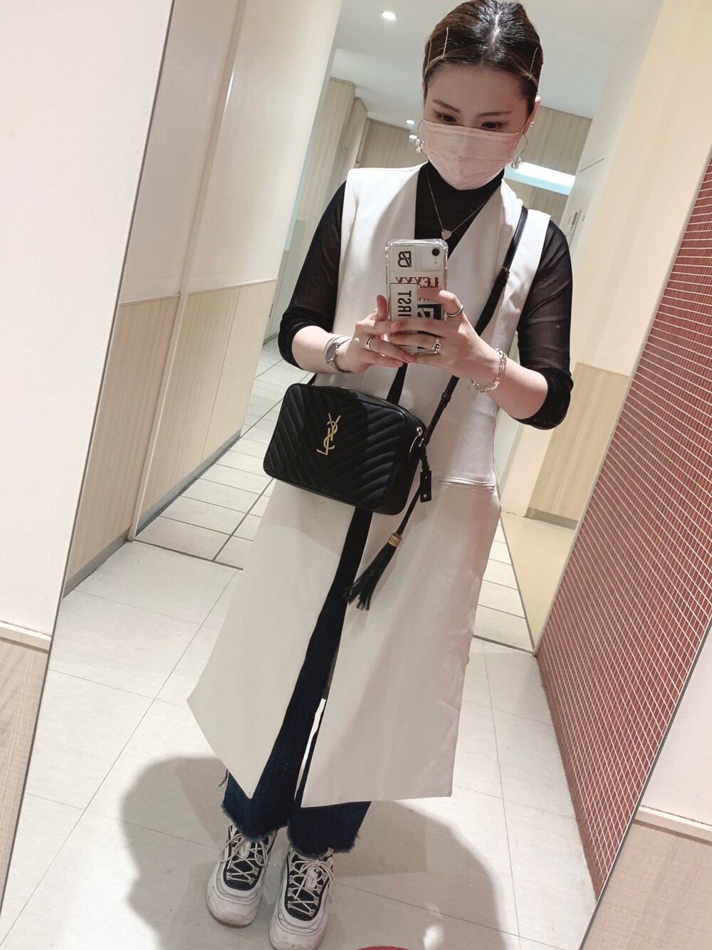 AIRI｜GRLのベストを使ったコーディネート - WEAR