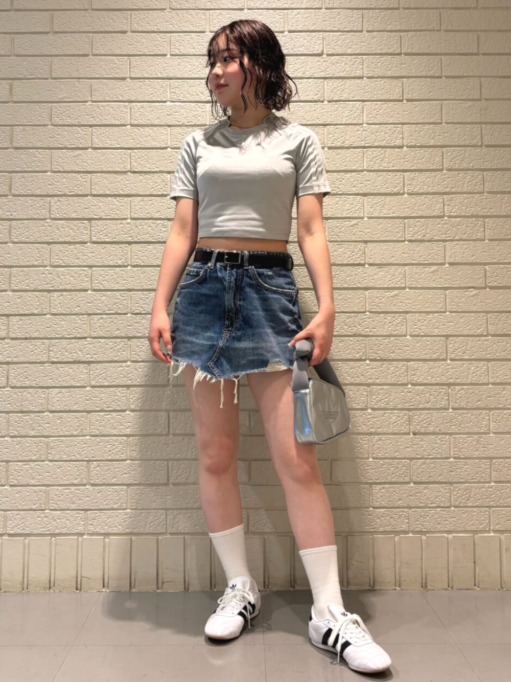 Yuzu(アディダス オリジナルスショップ 横浜ビブレ)｜adidasのTシャツ/カットソーを使ったコーディネート - WEAR