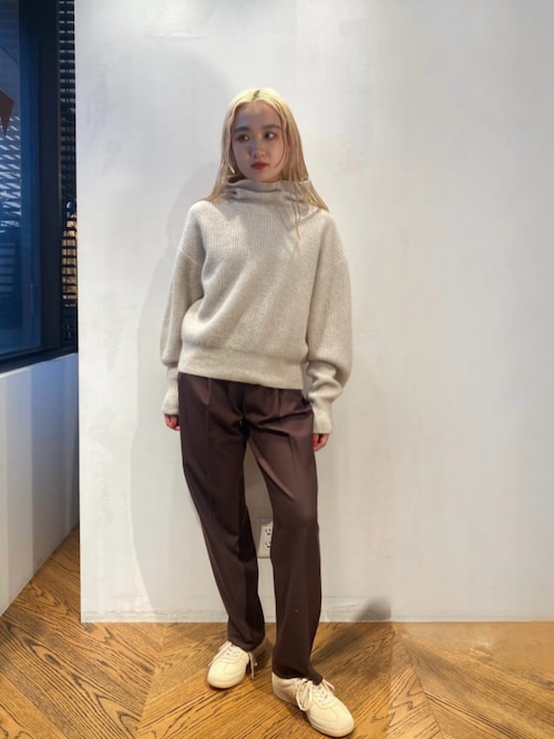 ビューティ＆ユース ユナイテッドアローズ 丸の内店MOMOKA YANAGIYAさんのスラックスを使ったコーディネート - ZOZOTOWN