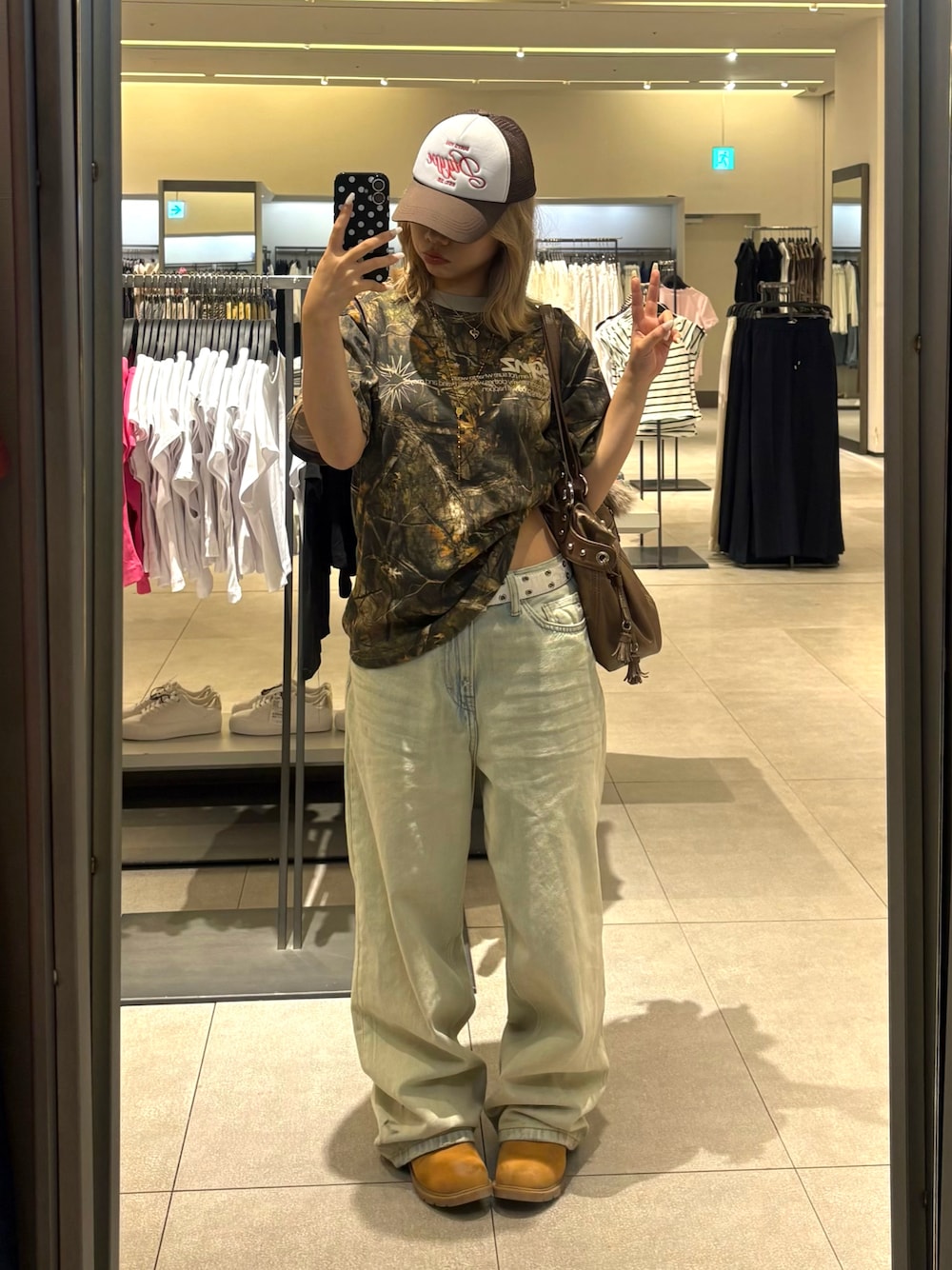 SHIORI｜SEQUENZのTシャツ/カットソーを使ったコーディネート - WEAR