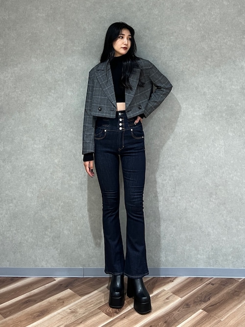 永田真弓(EMODA)｜EMODAのデニムパンツを使ったコーディネート - WEAR