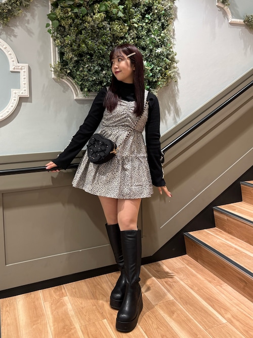 Emi〖骨格ウェーブ/ブルベ冬〗(one after another NICE CLAUP)｜one after another NICE CLAUPのブーツを使ったコーディネート - WEAR