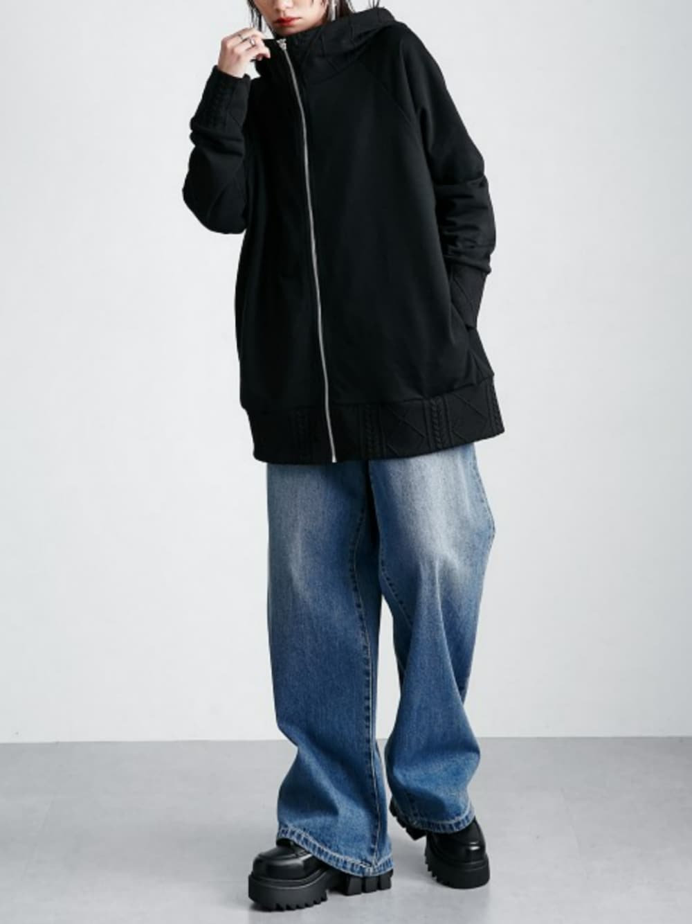 nissen Ladies Models(nissen本店models)｜Soiuniqueのデニムパンツを使ったコーディネート - WEAR