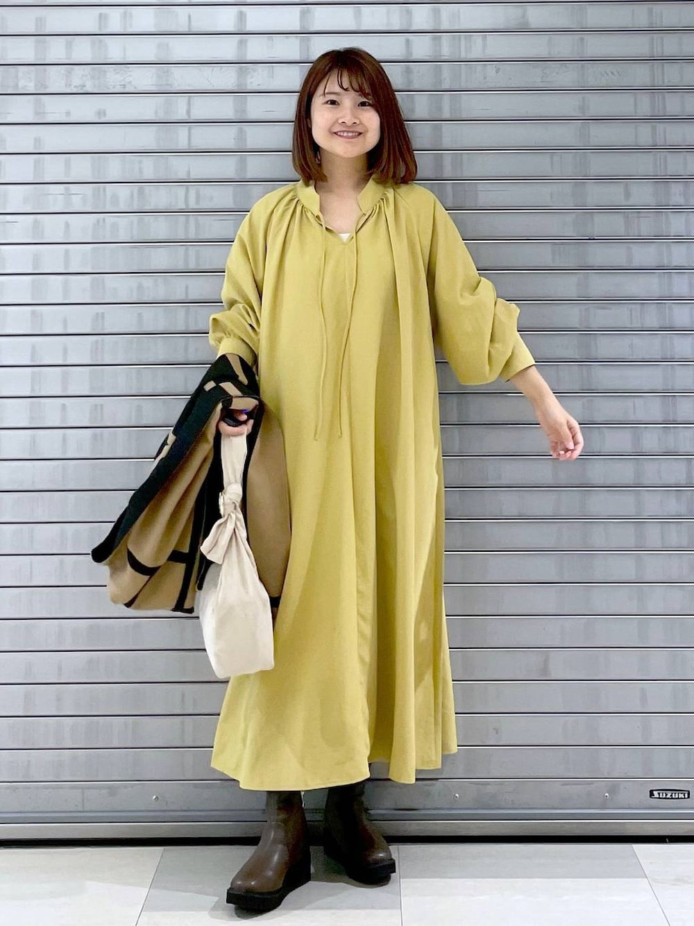 MAIKO(Elura 梅田阪急三番街)｜Eluraのストール/ショールを使ったコーディネート - WEAR