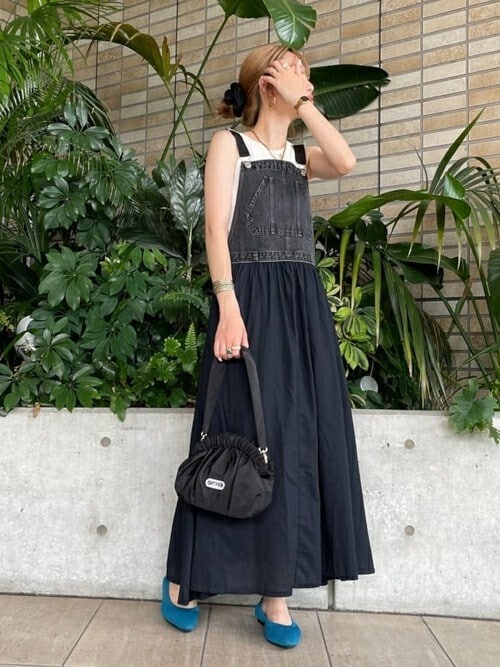 ROSE BUD STAFF(ROSE BUD STAFF)｜ALL BLACKのパンプスを使ったコーディネート - WEAR