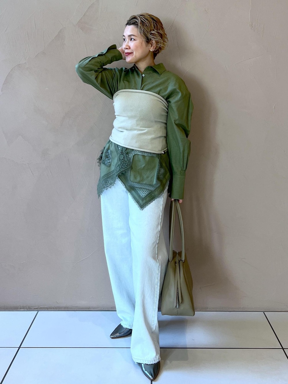 Hirom(SALON adam et rope' 新宿NEWoMan)｜RED CARD TOKYOのデニムパンツを使ったコーディネート - WEAR