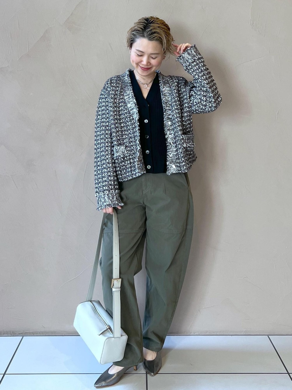 Hirom(SALON adam et rope' 新宿NEWoMan)｜SALON adam et rope'のカーディガン/ボレロを使ったコーディネート - WEAR