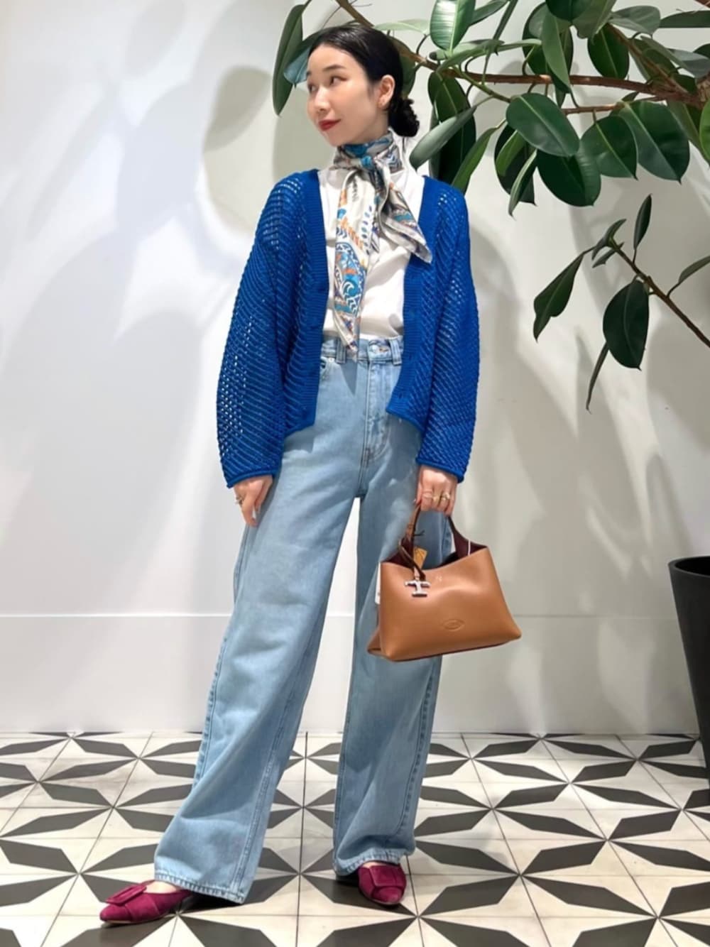 Nito_TOMORROWLAND(TOMORROWLAND 丸の内店)｜TOMORROWLAND のデニムパンツを使ったコーディネート - WEAR