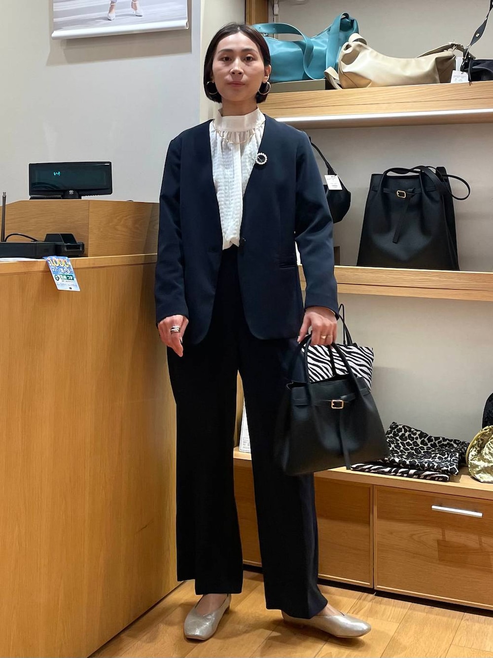 eri(Elura ルミネ北千住)｜Eluraのシャツ/ブラウスを使ったコーディネート - WEAR