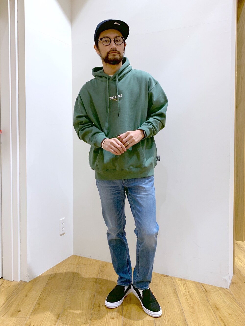 NAKAJI_BF(Adastria 本部)｜BAYFLOWのパーカーを使ったコーディネート - WEAR