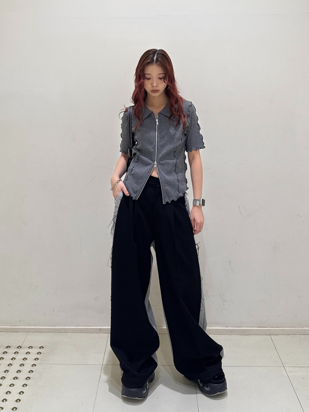 湊有里紗(SLY ららぽーとEXPOCITY店)｜SLYのTシャツ/カットソーを使ったコーディネート - WEAR