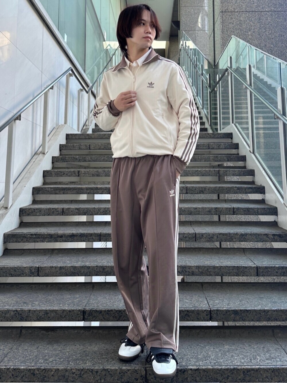 Kncn(アディダス ブランドコアストア 新宿)｜adidasのジャージを使ったコーディネート - WEAR