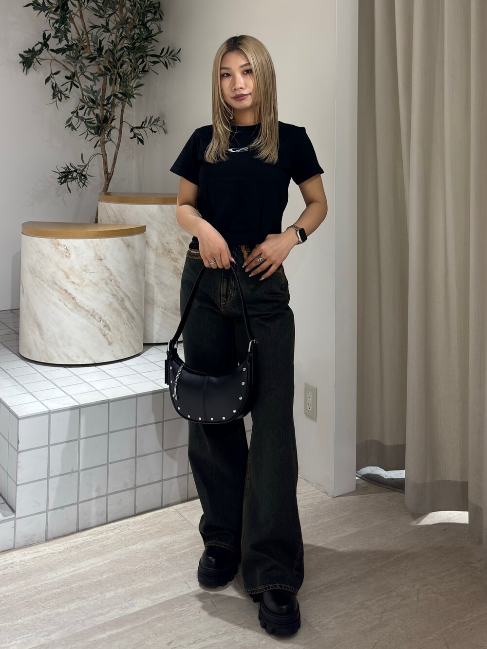 本田祐美絵(EMODA)｜EMODAのTシャツ/カットソーを使ったコーディネート - WEAR