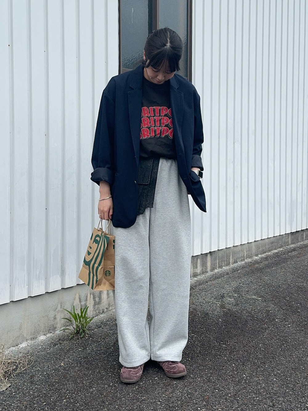 shizukü ｜blurhmsのTシャツ/カットソーを使ったコーディネート - WEAR