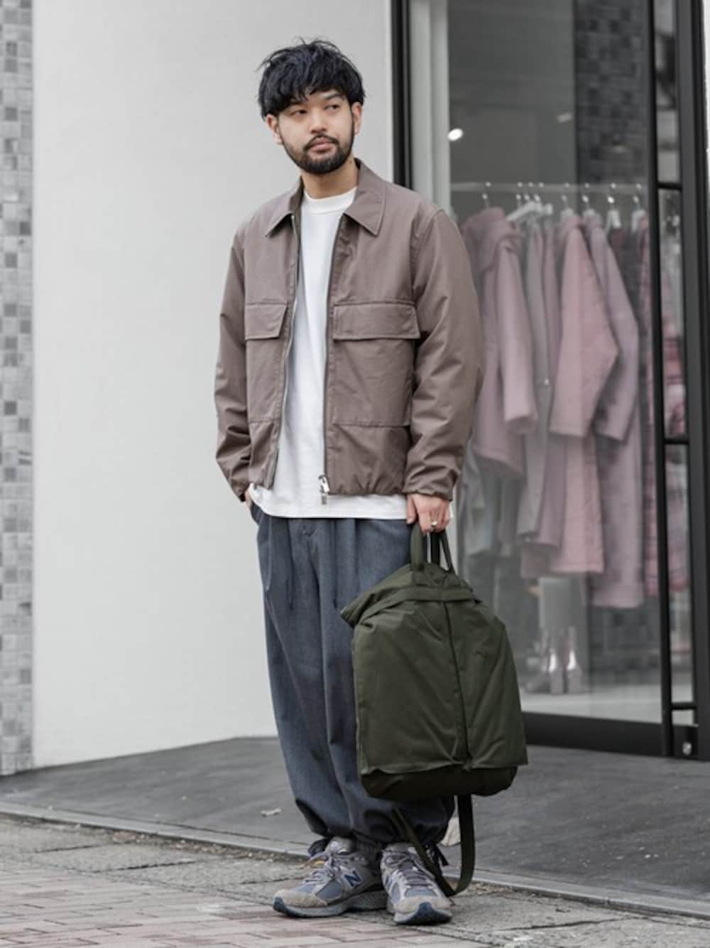 ヘルメットバッグはダサい？おすすめコーデとブランドまとめ │lambooo-ランボー