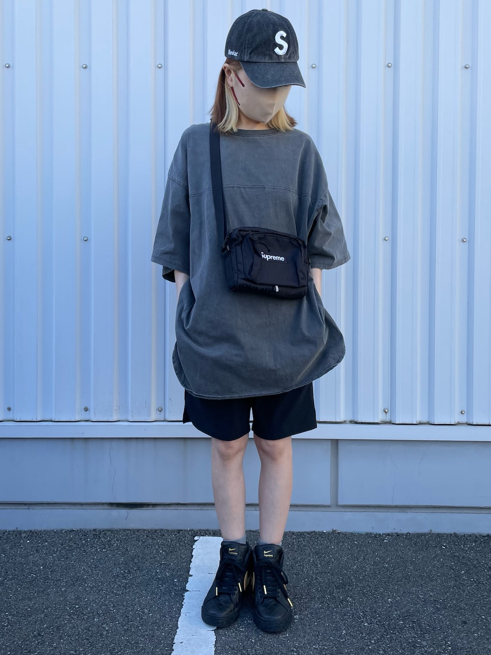 kuuu｜Supreme のショルダーバッグを使ったコーディネート - WEAR