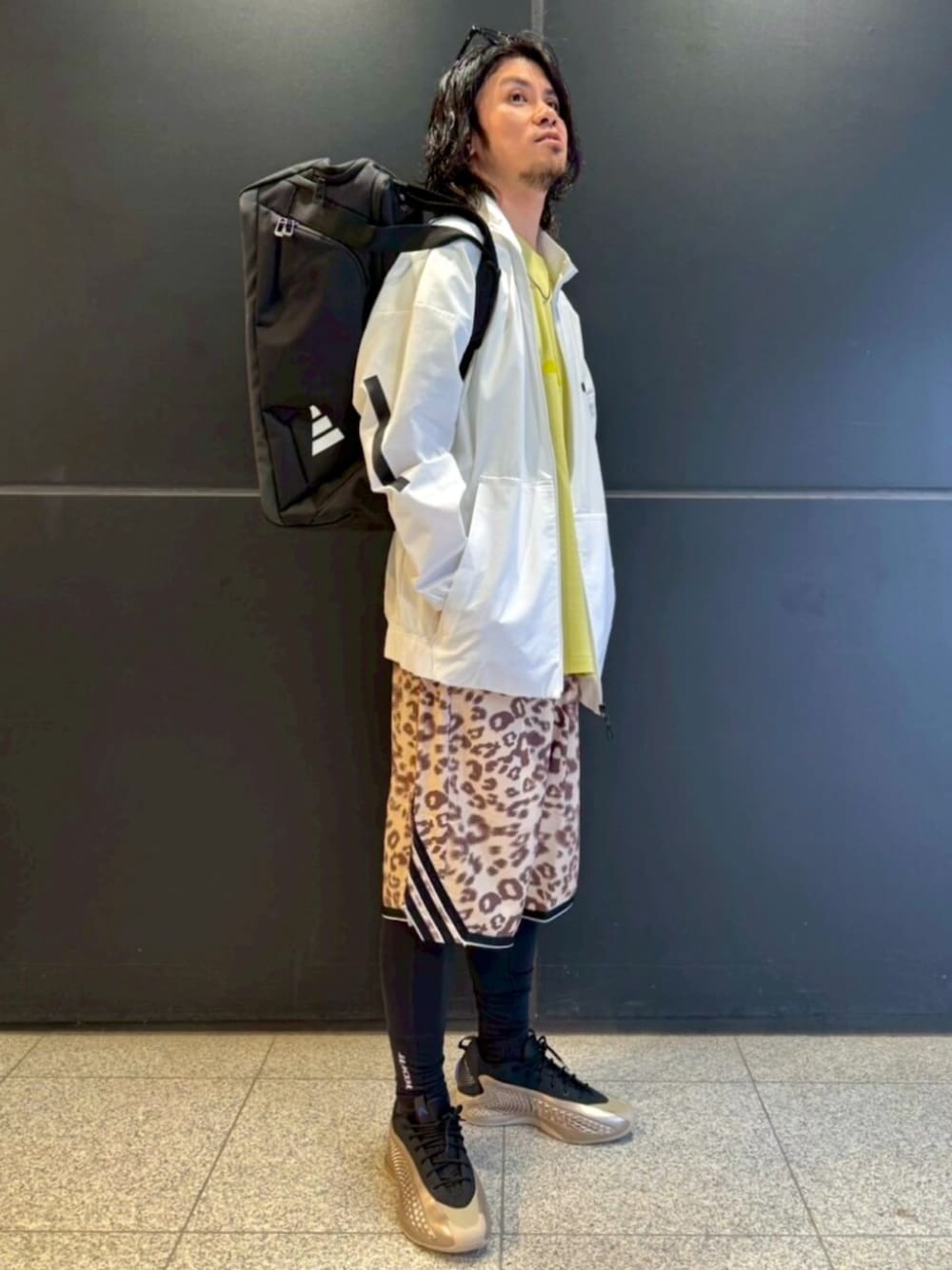 adidas Z.N.E. ウーブン トラックトップ、adidas Z.N.E. Tシャツ、EP/Syst.チーム ダッフル バッグ 35 L ...