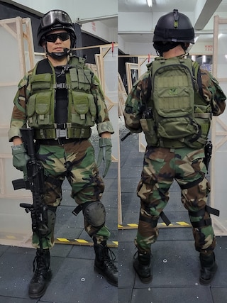 Leo Yeung｜羽絨背心を使ったコーディネート - WEAR