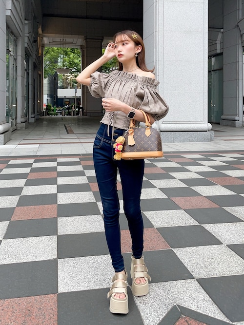 𝑦𝑢𝑘𝑎 🦁｜LOUIS VUITTONのハンドバッグを使ったコーディネート - WEAR
