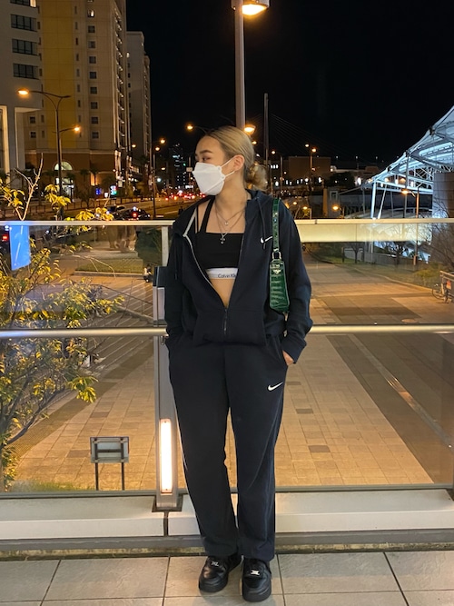 AIRI｜NIKEのスウェットパンツを使ったコーディネート - WEAR