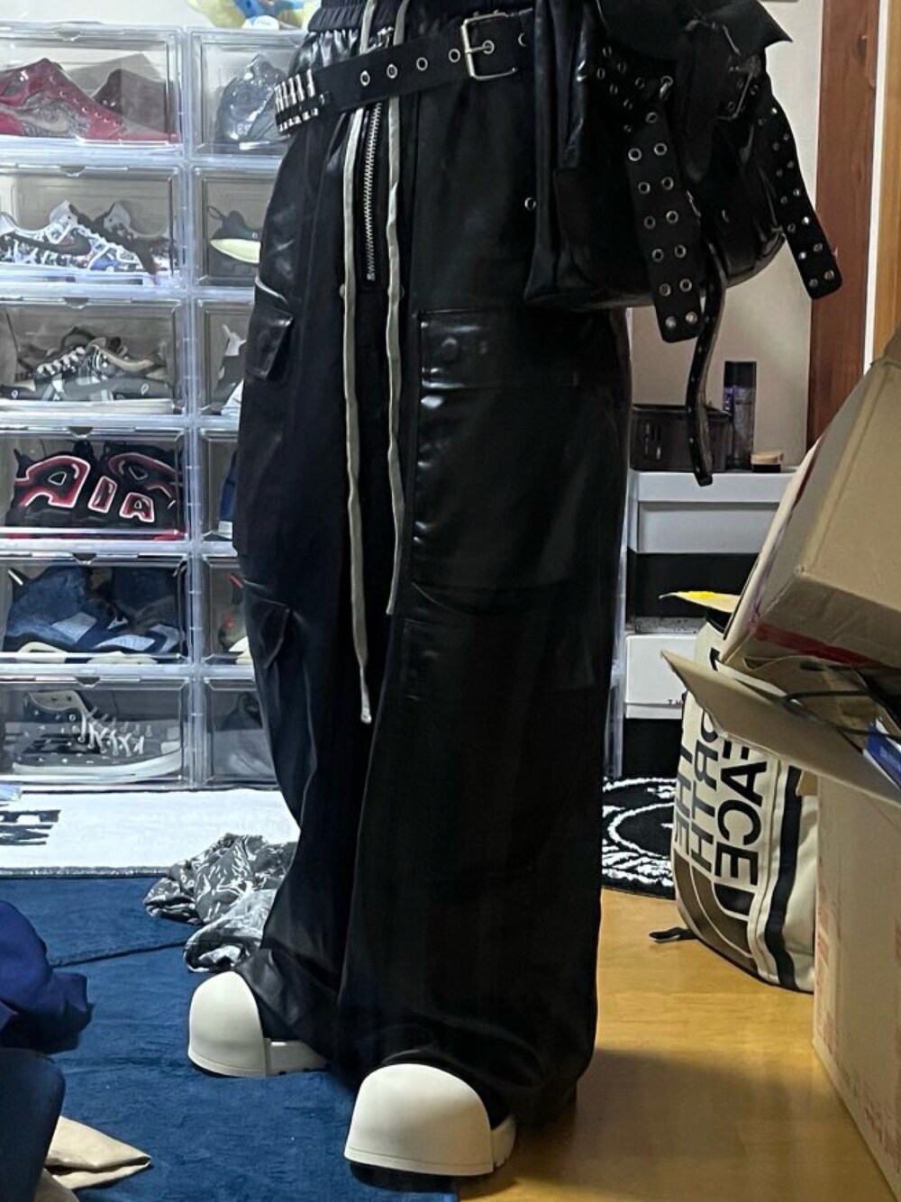 sqlm｜fvvoのスニーカーを使ったコーディネート - WEAR