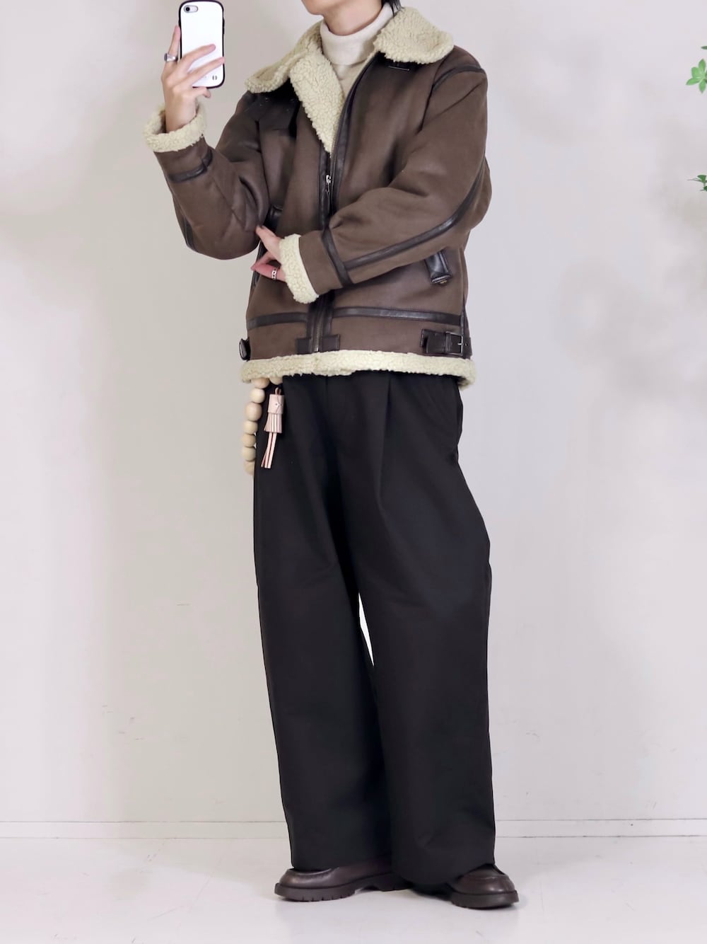 Mr.SZK｜ALPHAのムートンコートを使ったコーディネート - WEAR