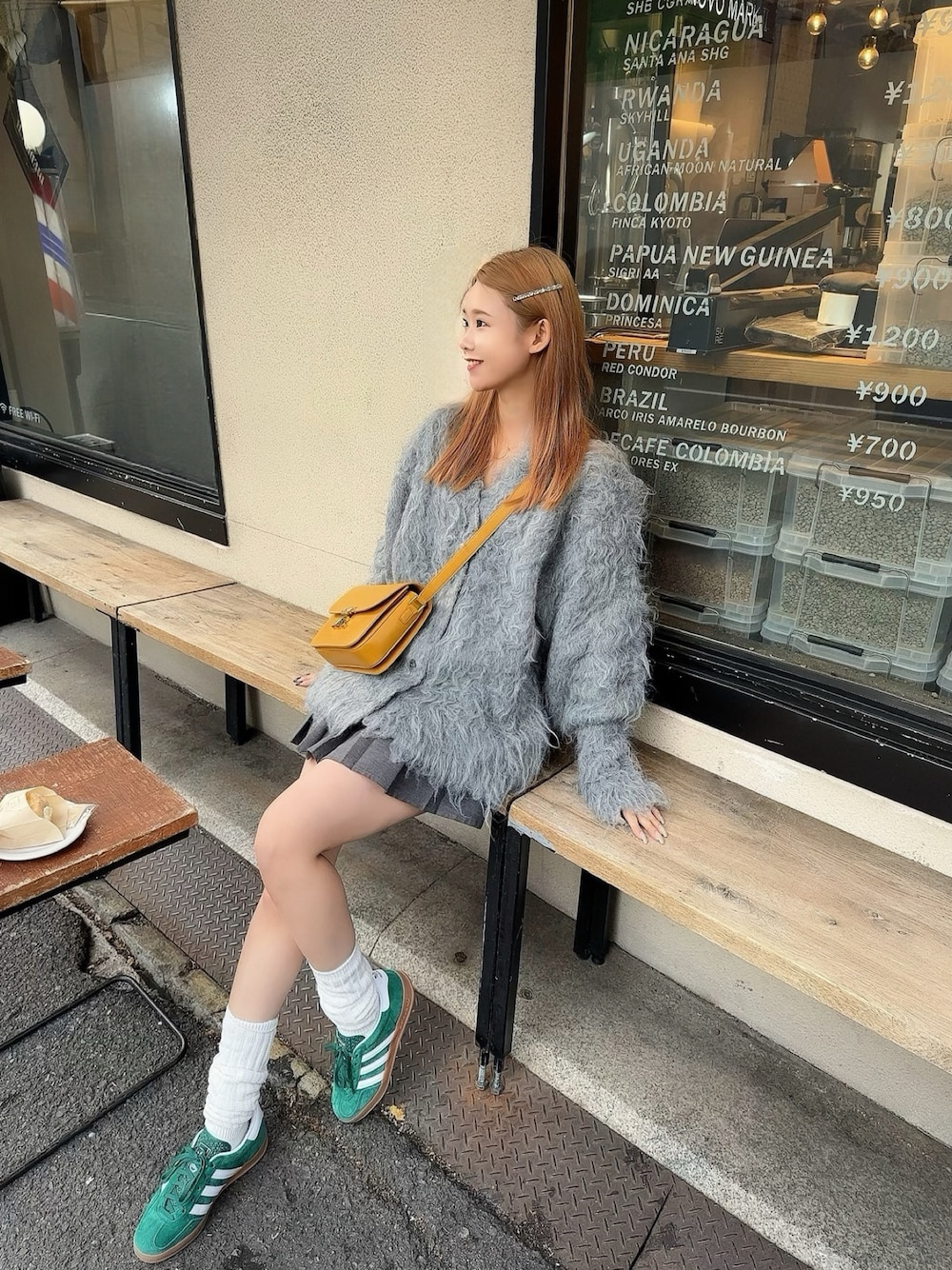 mayu｜CELINEのショルダーバッグを使ったコーディネート - WEAR