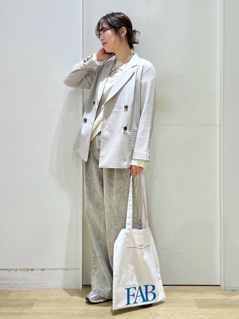 ハラミ(LAKOLE ららぽーと甲子園)｜LAKOLEのデニムパンツを使ったコーディネート - WEAR