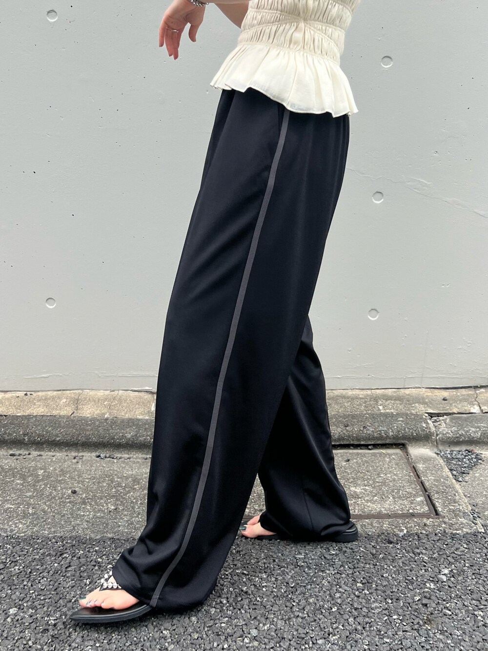 Cream｜JUNOAHのスラックスを使ったコーディネート - WEAR