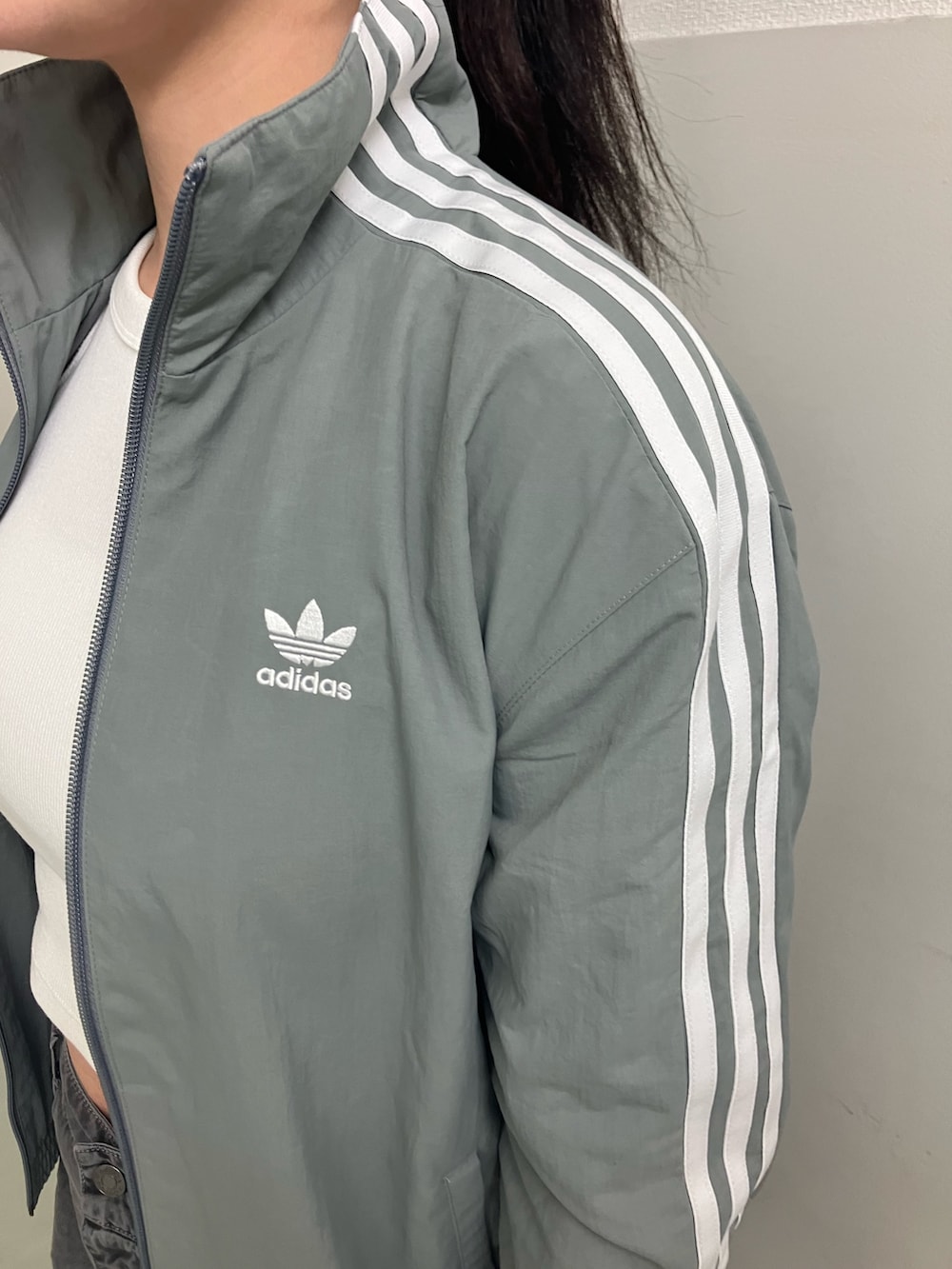 アディダス オリジナルス ウーブントラックトップ、Adilenium シーズン 2 カーゴパンツ（ジェンダーニュートラル）、ガゼル / Gazelleのアディダスコーデ【アディダス公式】