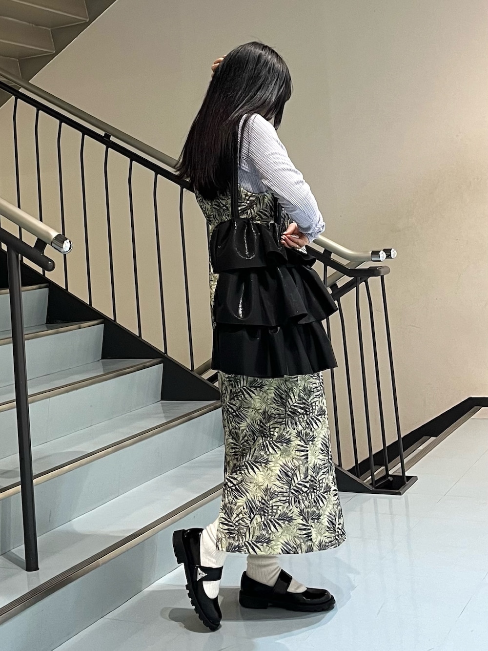 マ ナ(KBF 名古屋パルコ)｜KBFのTシャツ/カットソーを使ったコーディネート - WEAR