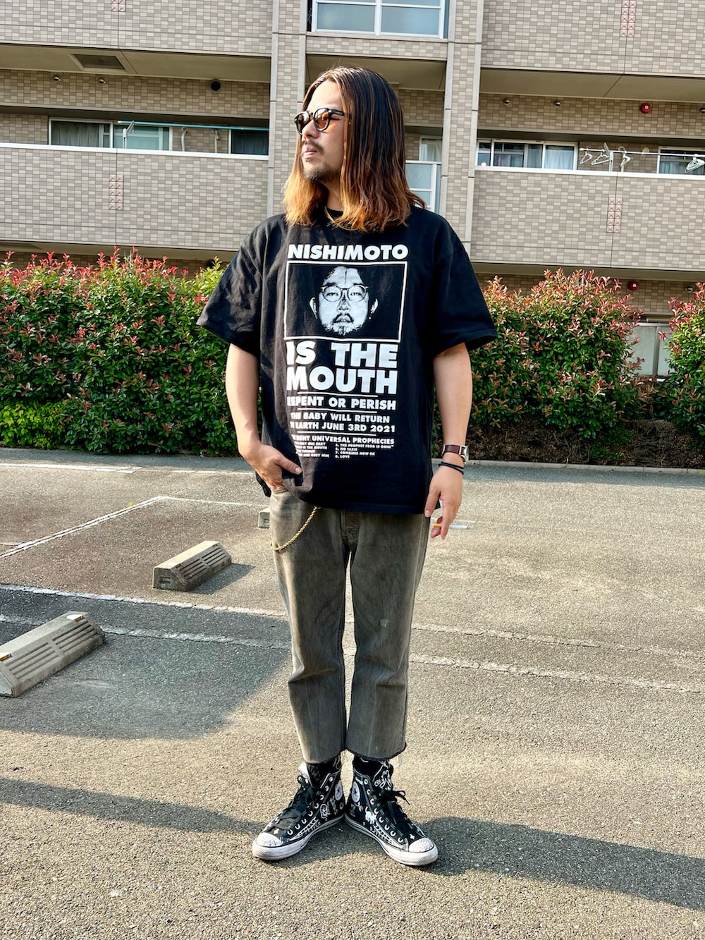 にいる｜Levi'sのデニムパンツを使ったコーディネート - WEAR