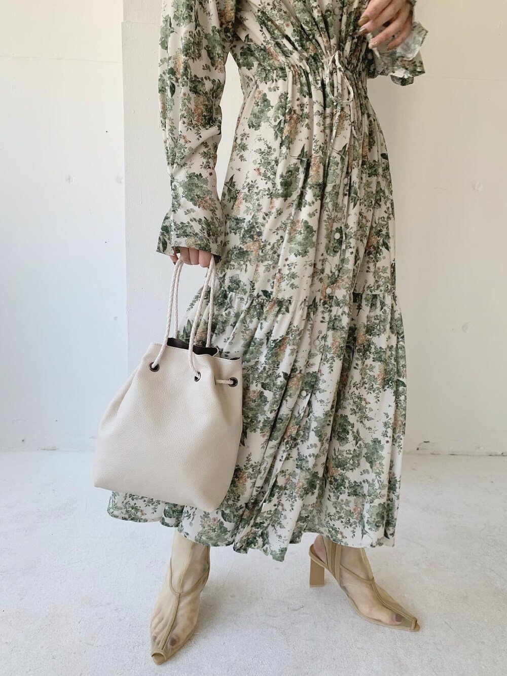 清水夏姫｜AMERIのワンピースを使ったコーディネート - WEAR