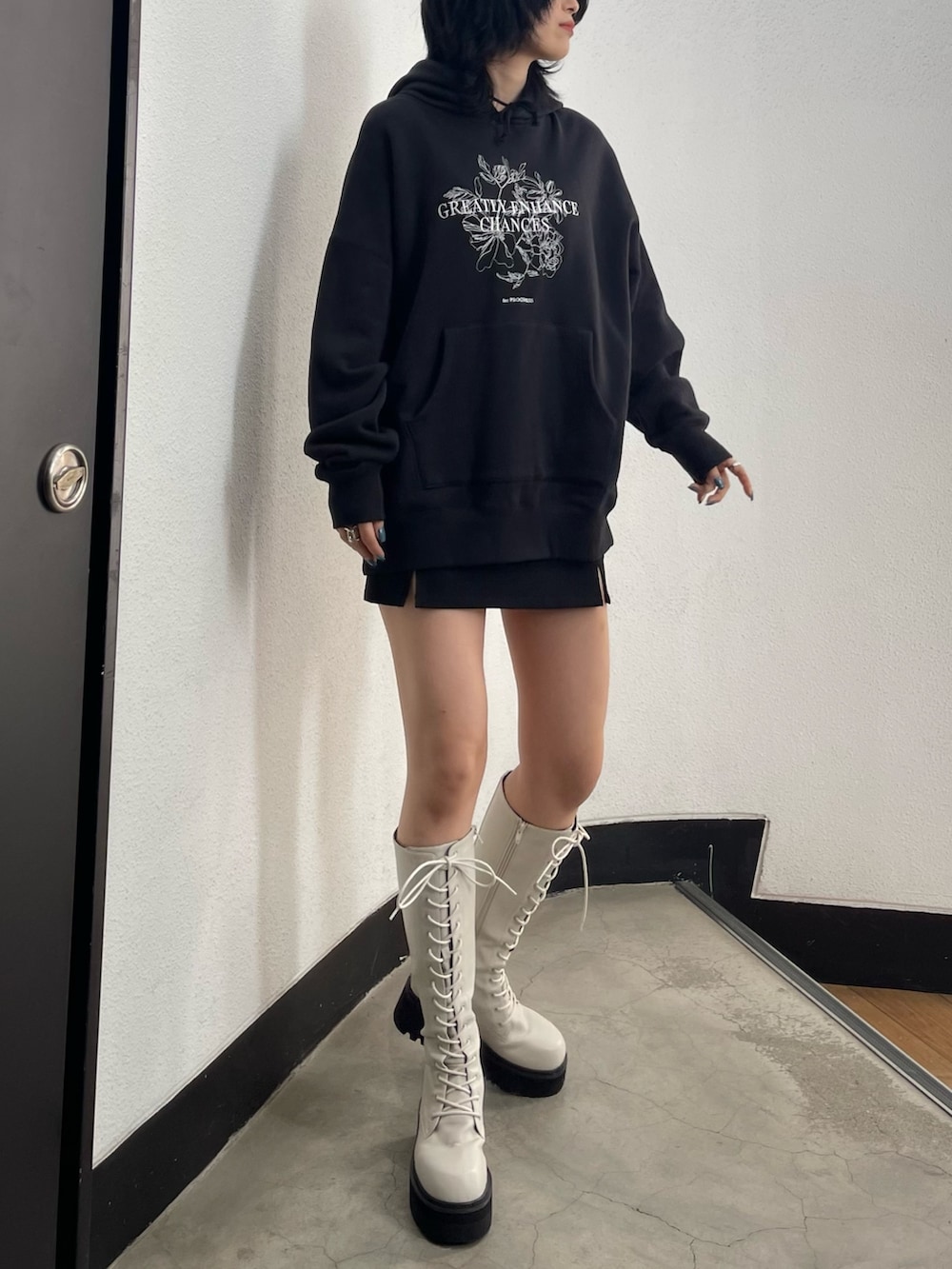 丸山幾世子(EMODA)｜EMODAのパーカーを使ったコーディネート - WEAR