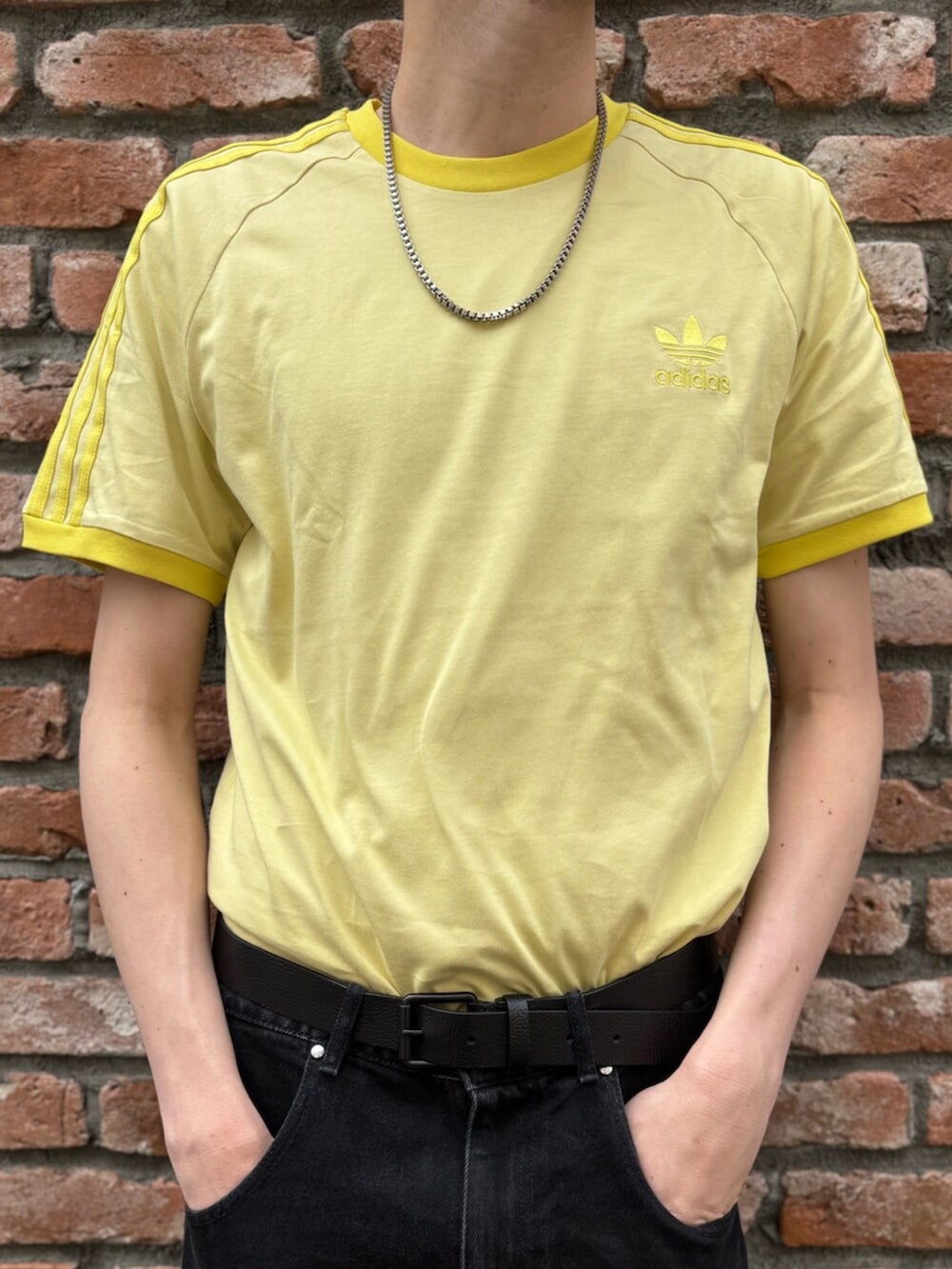 トーキョー/ Tokyo、アディカラー クラシック スリーストライプ Tシャツのアディダスコーデ【アディダス公式】