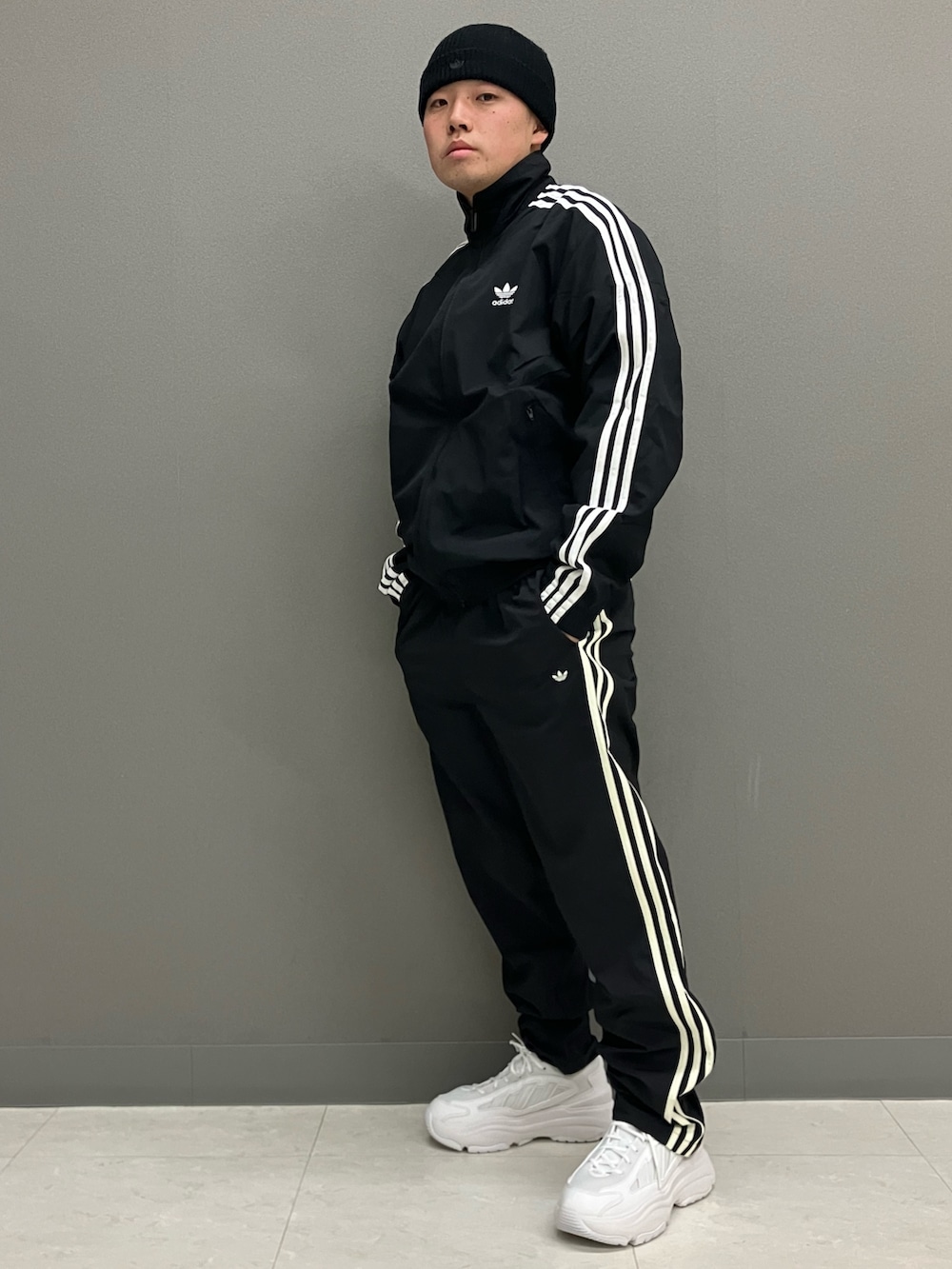 NT(アディダス ブランドコアストア 横浜ジョイナス)｜adidasのニットキャップ/ビーニーを使ったコーディネート - WEAR