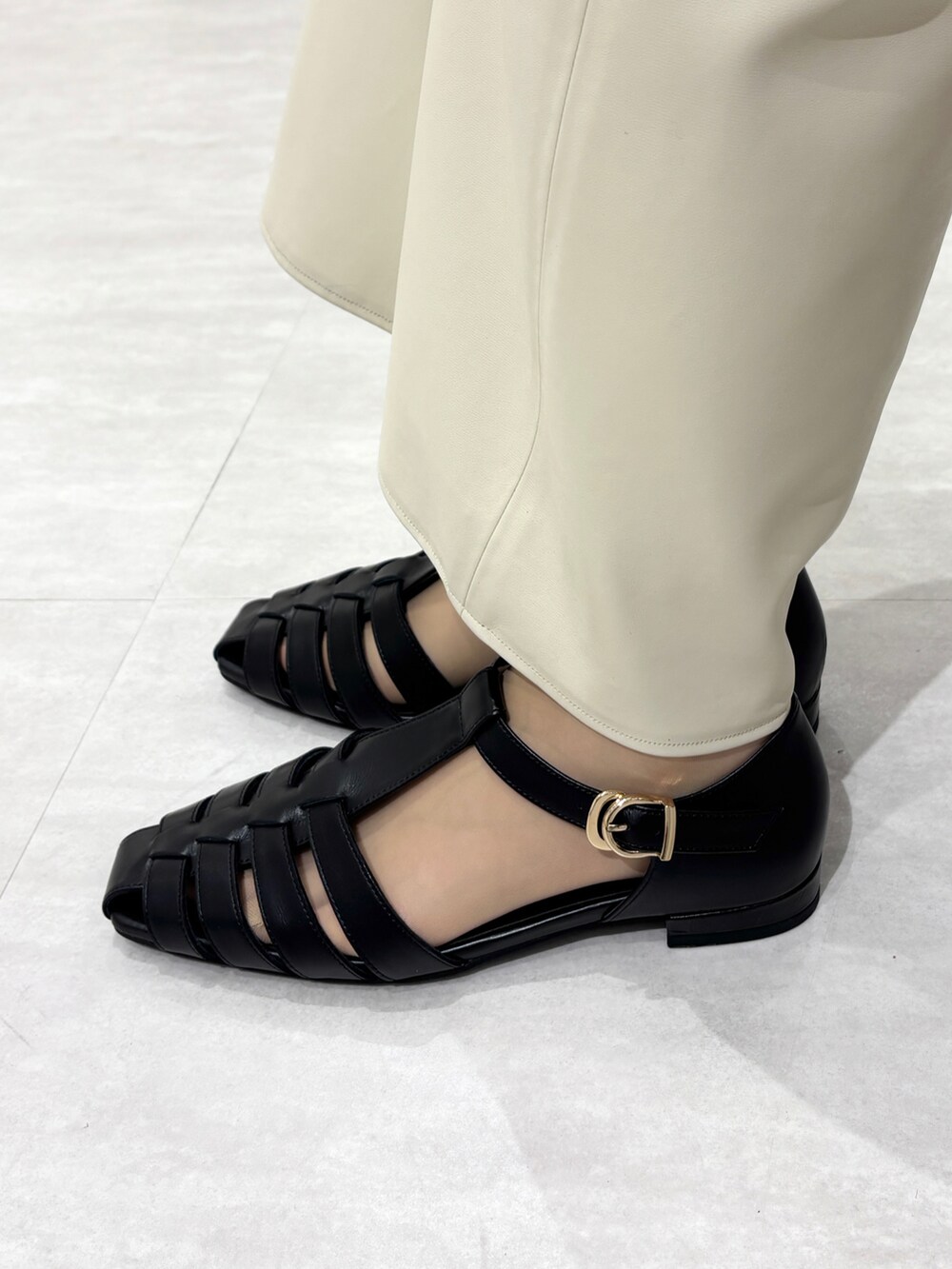 himiko_official(卑弥呼)｜HIMIKOのサンダルを使ったコーディネート - WEAR