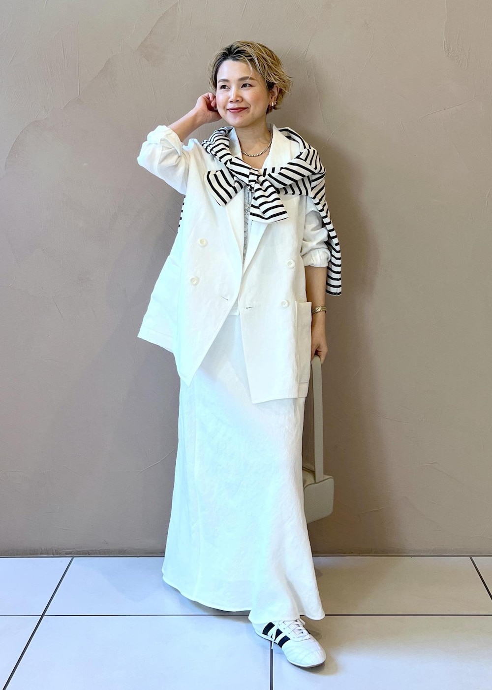 Hirom(SALON adam et rope' 新宿NEWoMan)｜SALON adam et rope'のショルダーバッグを使ったコーディネート - WEAR